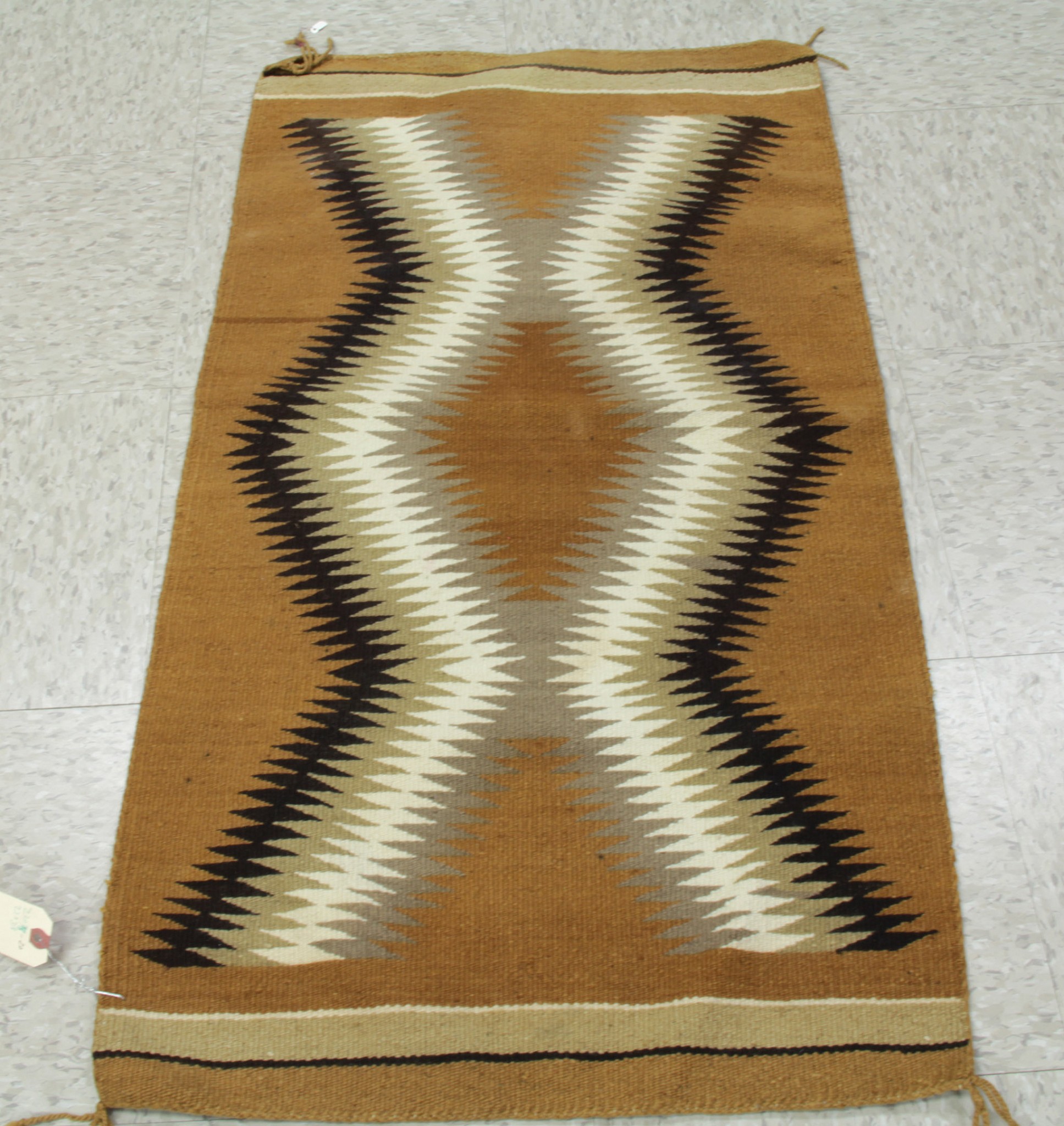 01 - Navajo Textiles | Navajo Rug: Lightning Motif, White, Black ...